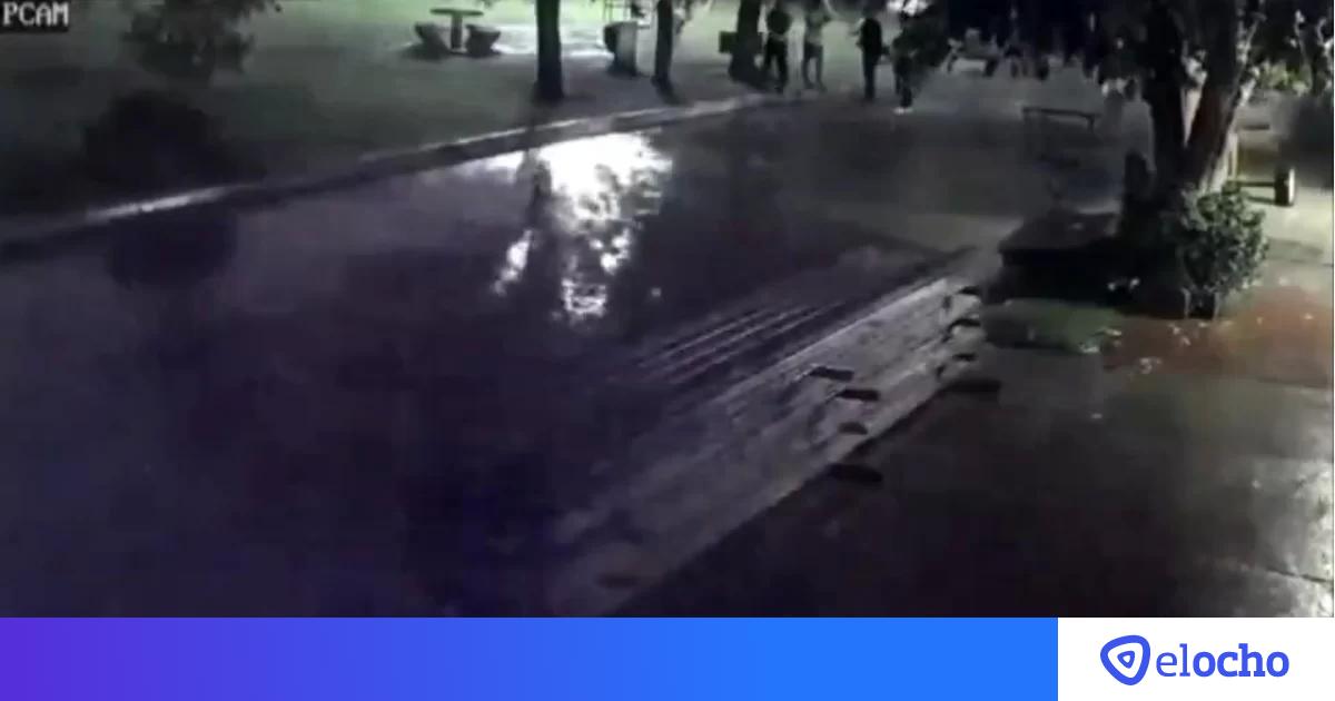 El momento en el que un joven es alcanzado por un rayo en San Luis | El Ocho